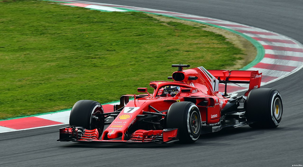 Formula 1: Ferrari, 10 cv in più per battere Mercedes